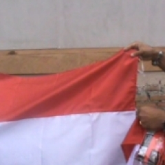 BERBAGI BENDERA KERUMAH WARGA MEMBANGKITKAN NASIONALISME - Berita TVRI ...